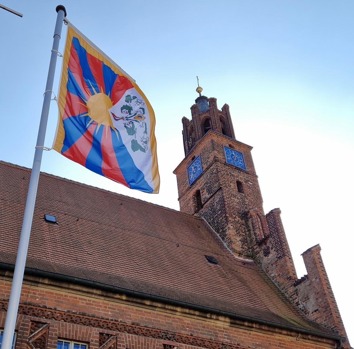 Flagge zeigen für Tibet: Freiheit statt Angst! - Stadt Brandenburg an der Havel