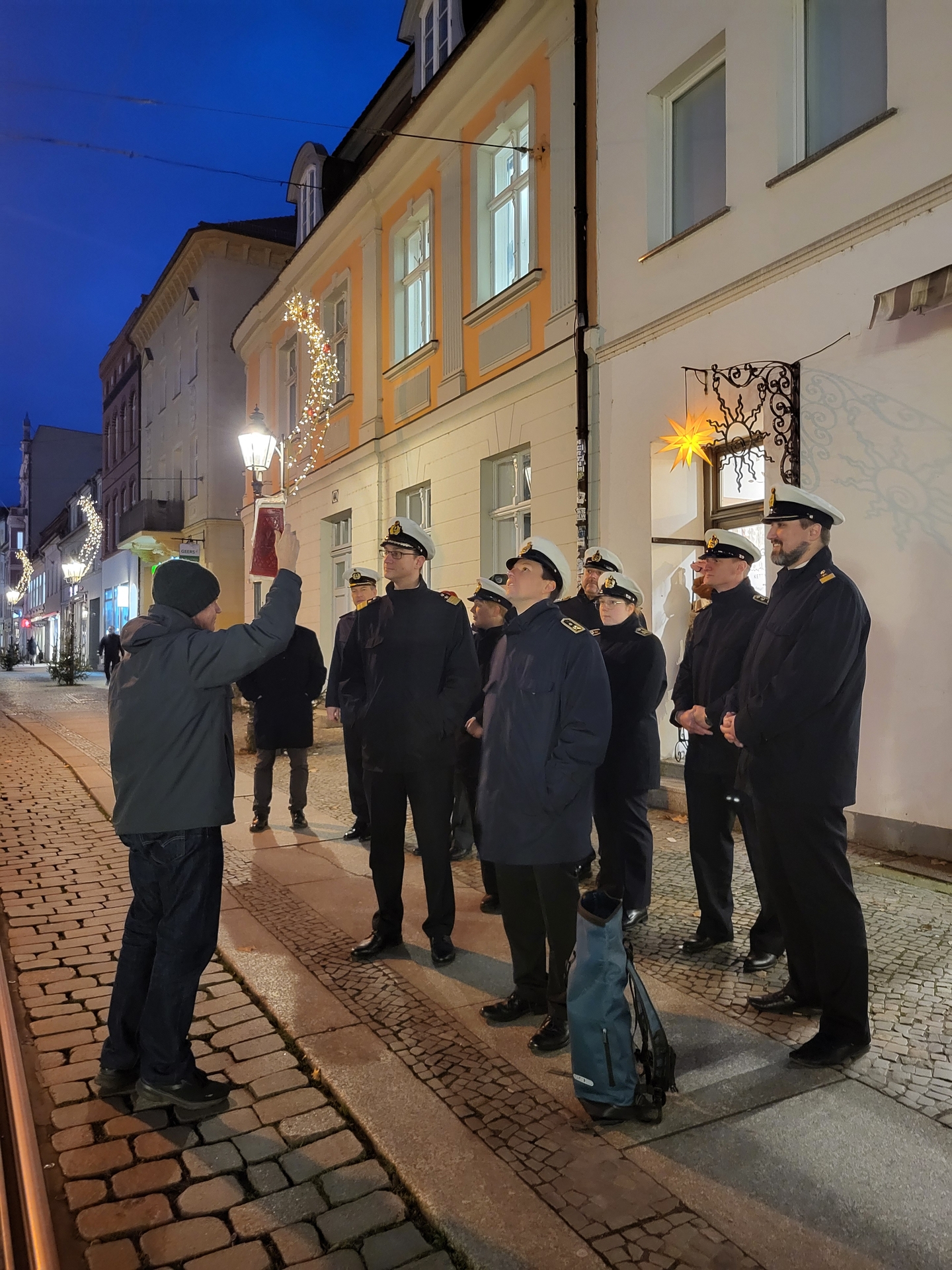 Oberbürgermeister empfängt Besatzung der Fregatte Brandenburg - Stadt ...