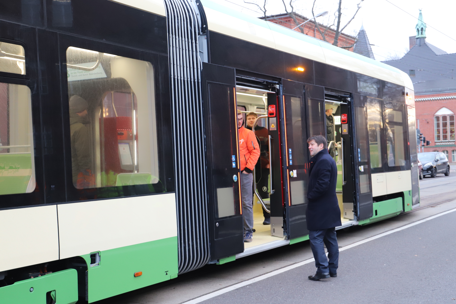 Neue Straßenbahnen für die Havelstadt: Ein Meilenstein für Brandenburgs ...